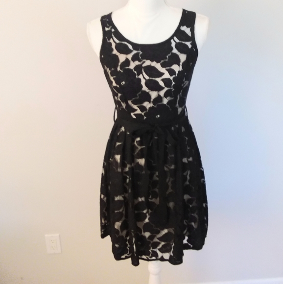 JustGinger | Dresses | Just Ginger Dress Black Floral Lace Overlay ...